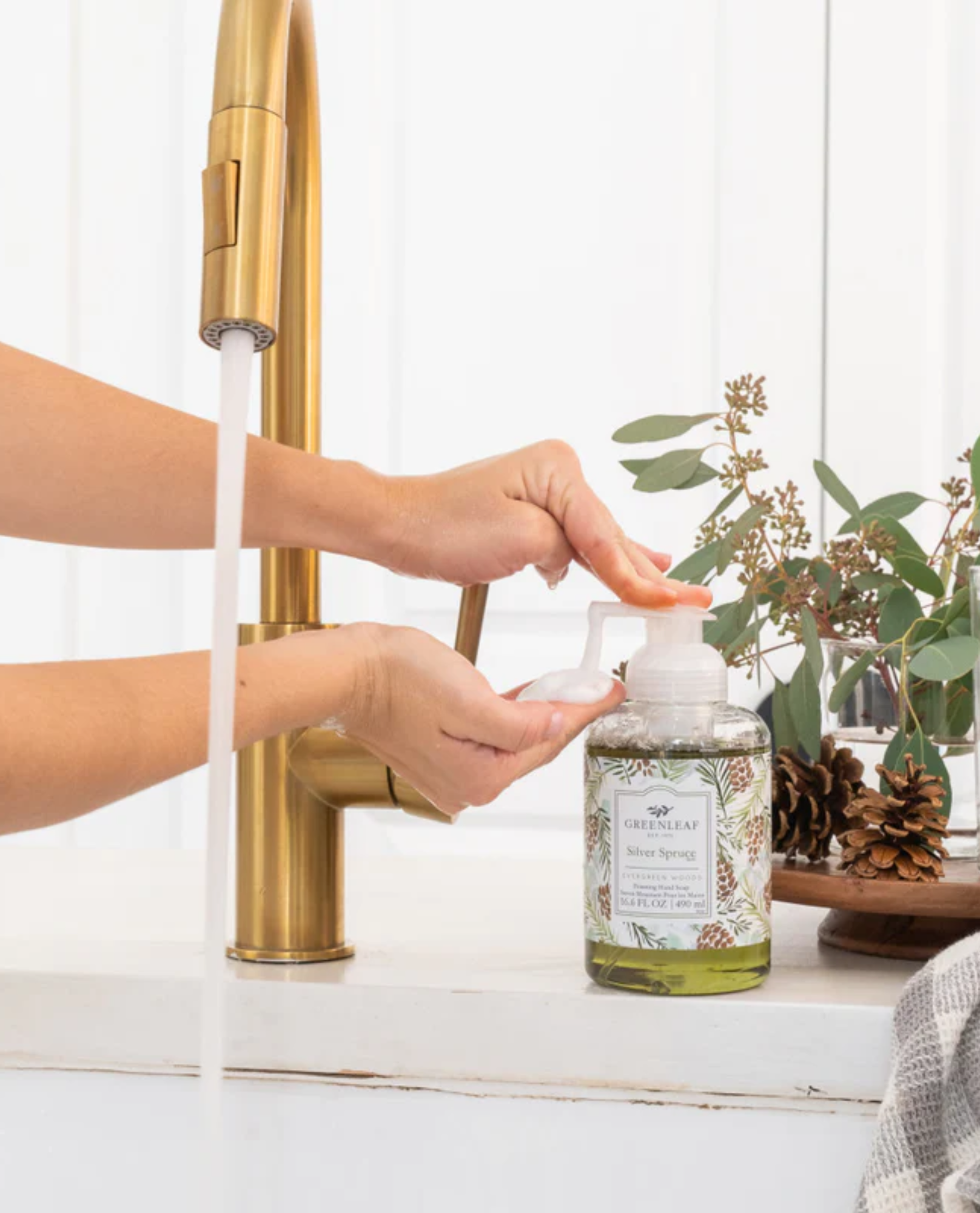 GREENLEAF GLG320485 SILVER SPRUCE FOAMING HAND SOAP – The Clothing Cove